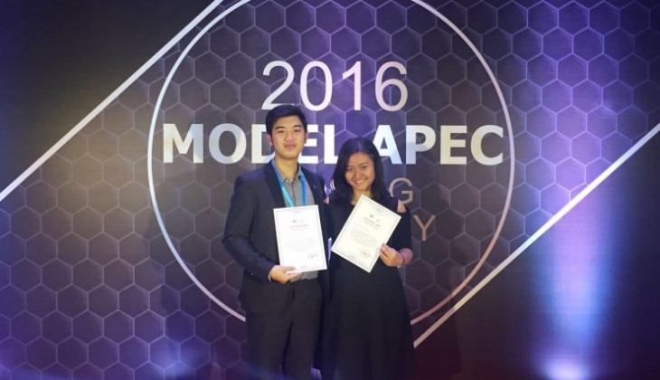 Mahasiswa UGM Meraih Best Presentation Model APEC di Beijing | Universitas Gadjah Mada